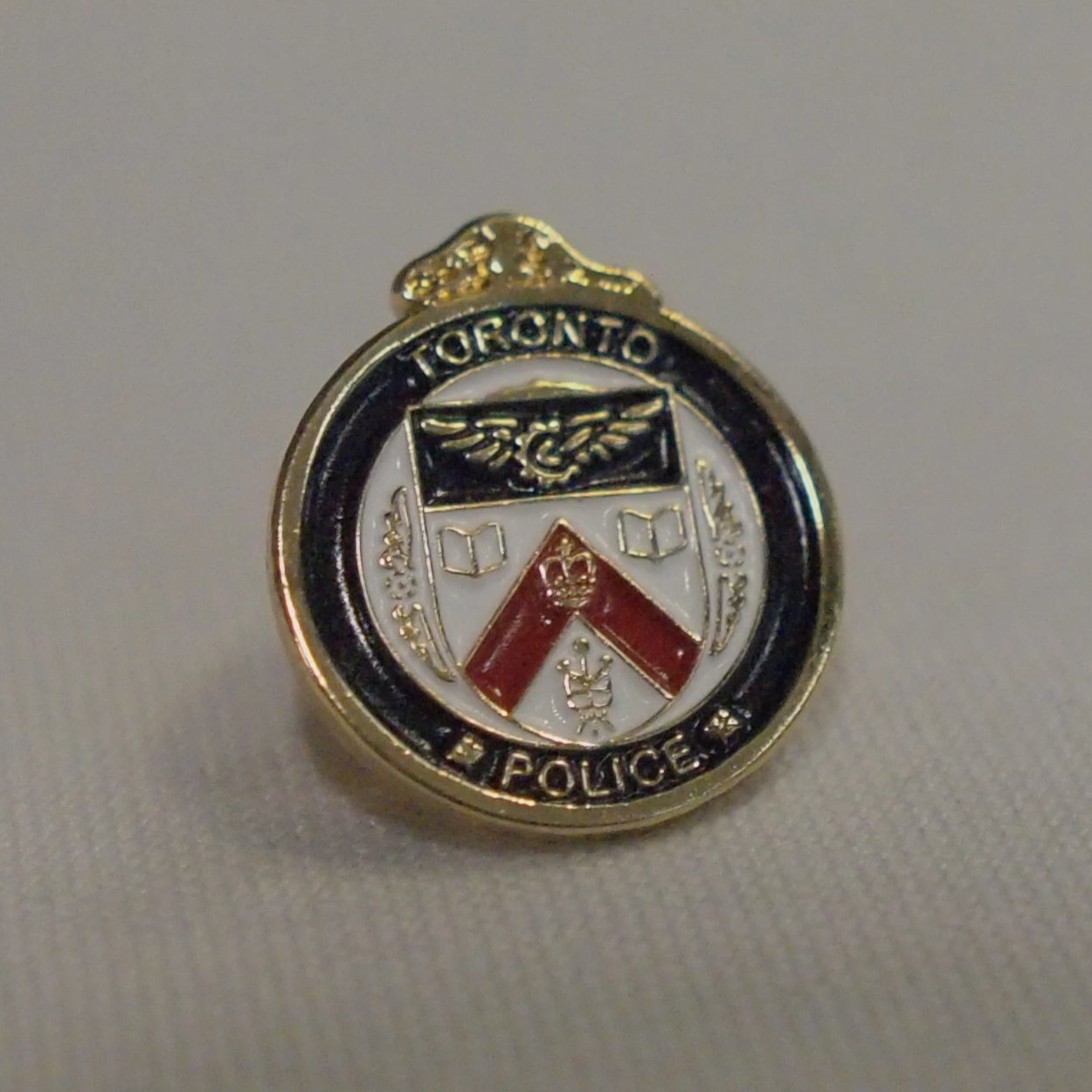 TORONTO POLICE CREST LAPEL PIN – THE 808 - TORONTO POLICE GIFT SHOP